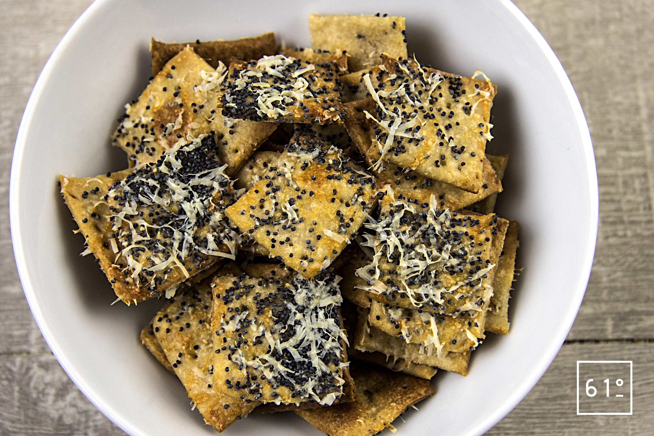 Crackers au pavot et à l’Ossau-iraty | Recette | 61°Degrés
