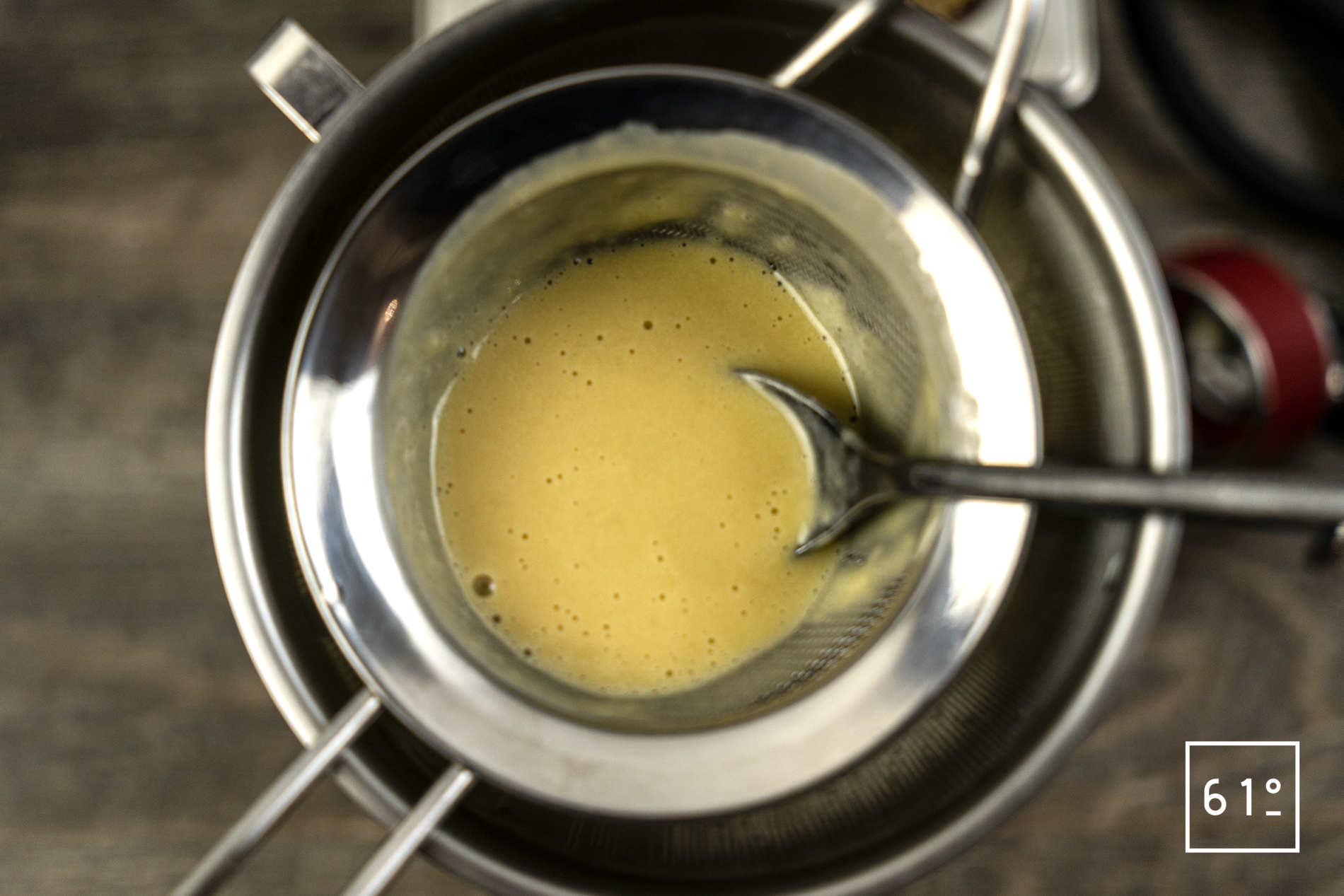 Sponge cake déshydraté à l’oignon | Recette | 61°Degrés