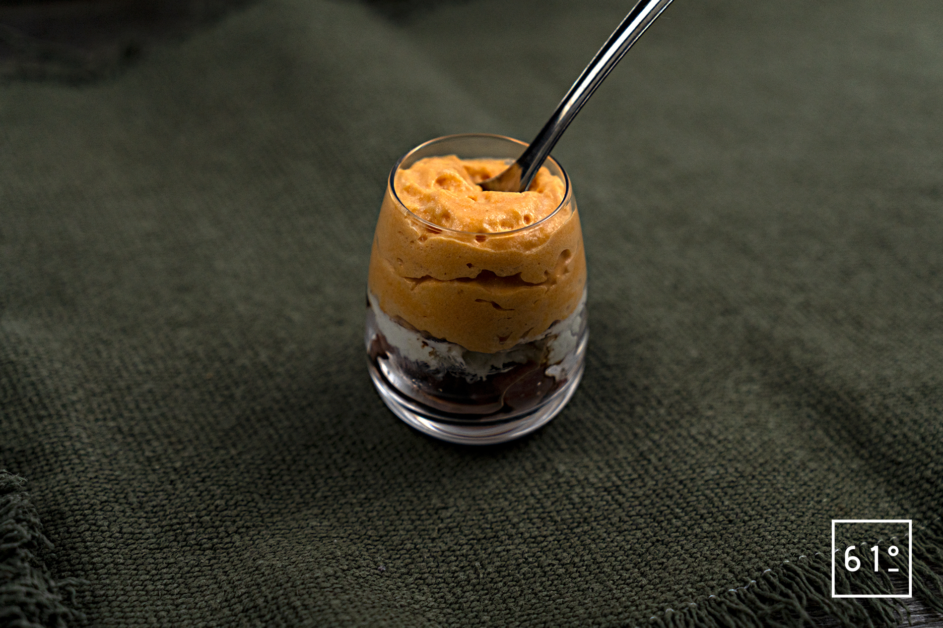Verrine de mousse de chorizo et tartare de bœuf sashi | Recette | 61°Degrés